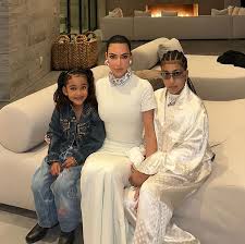 “I Can’t Live Like This”: Kim Kardashian Breaks Down In Tears ...